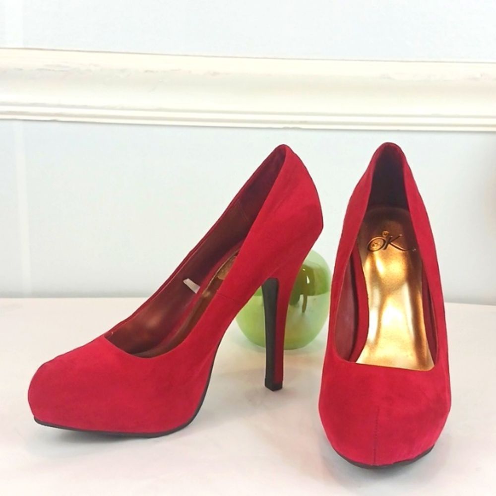 Red Faux Suede Almond Toe Platform High Heels Size 9 - Gem